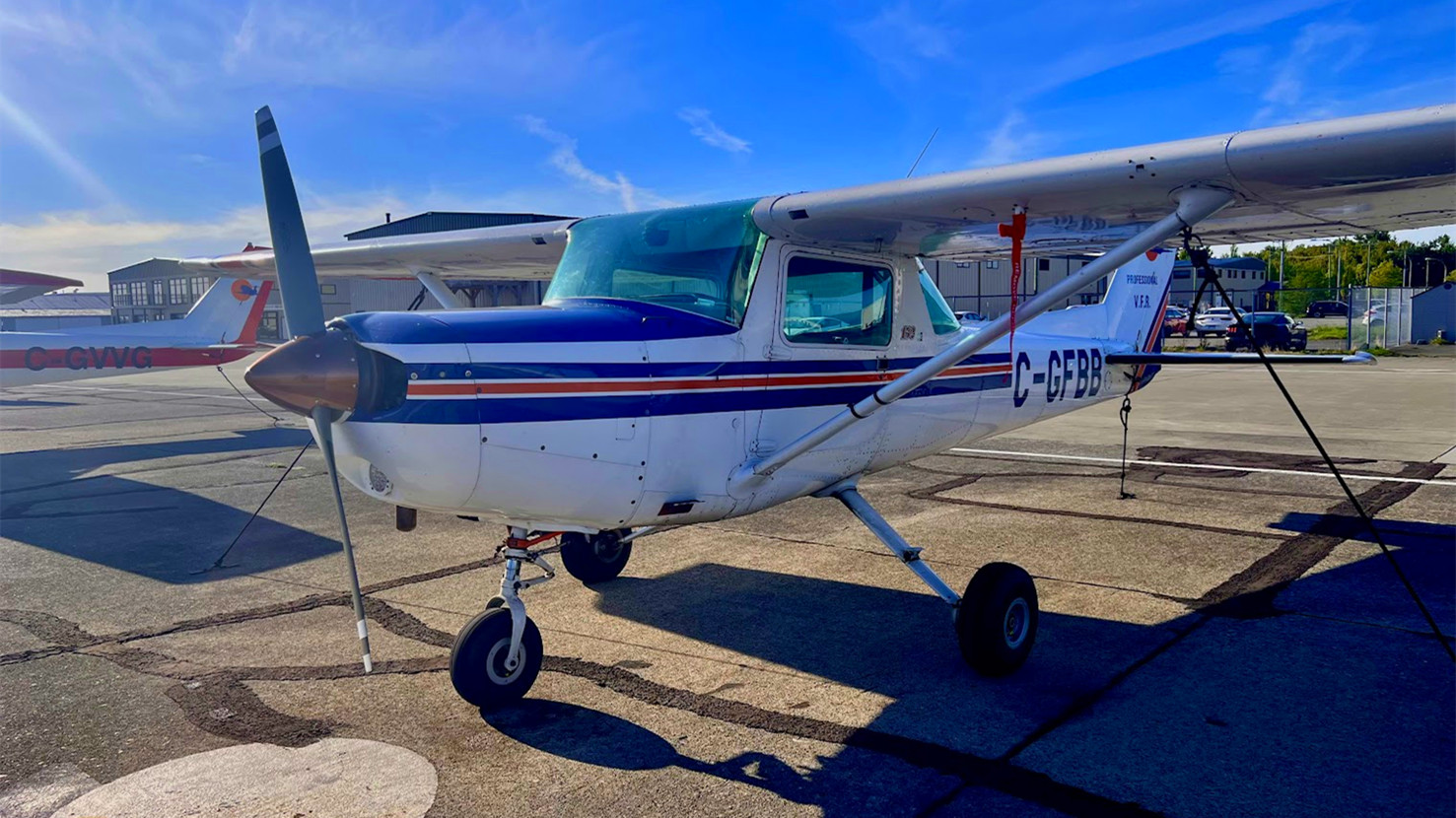 Cessna 152 C-GFBB - Professional Flight Center